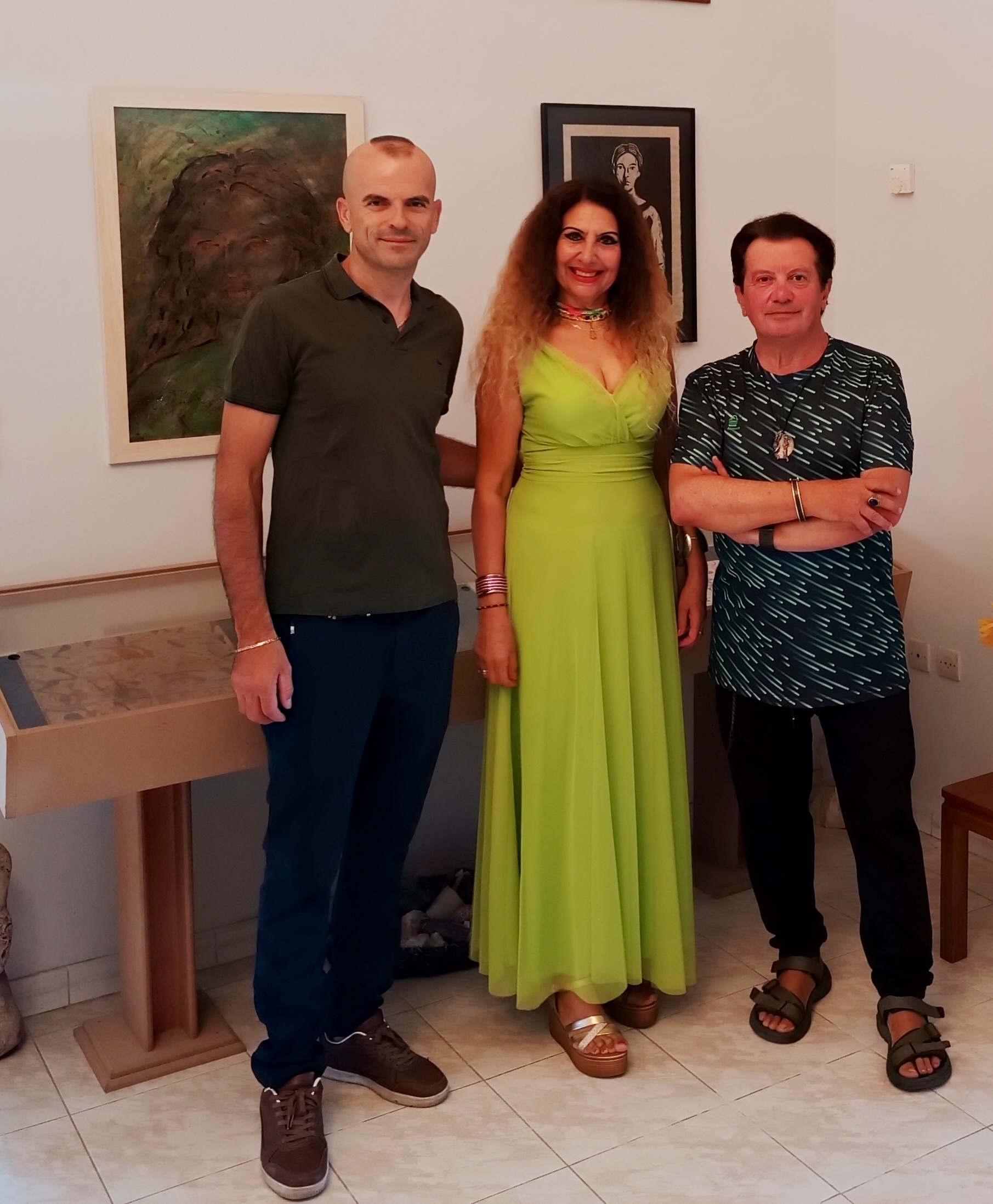 Εγκαινιάστηκε η Έκθεση ''Εγκόλπια Ιάματα Τέχνης'' του Κώστα Ευαγγελάτου ...