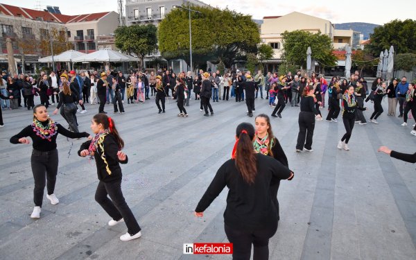 Τσικνοπέμπτη στην Πλατεία Αργοστολίου: Μια βραδιά γιορτής με κέφι ...
