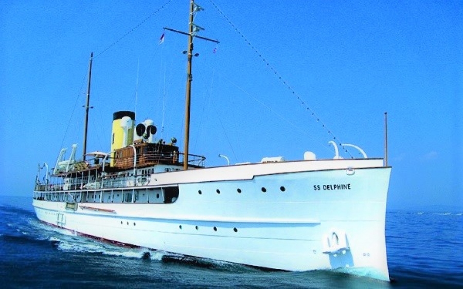 Το ιστορικό ατμόπλοιο «SS Delphine» του 1921 στον κόλπο της Πεσσάδας ...