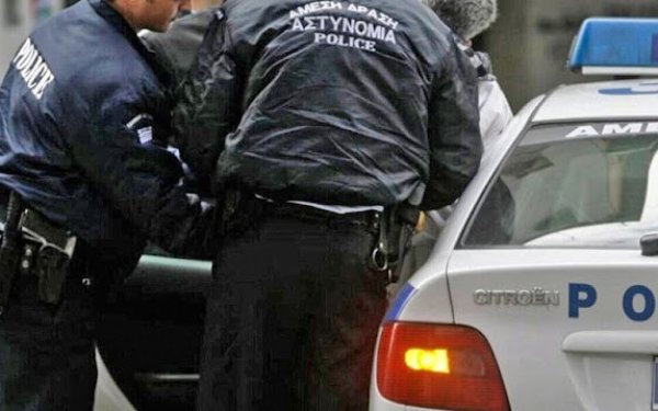Σύλληψη δυο μελών εγκληματικής ομάδας για εξαπάτηση ηλικιωμένης στο ...