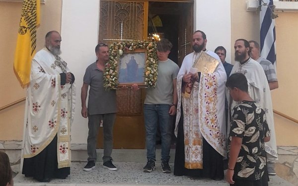 H λιτάνευση του ιερού λειψάνου και της ιεράς εικόνας της Αγίας Μαρίνας ...