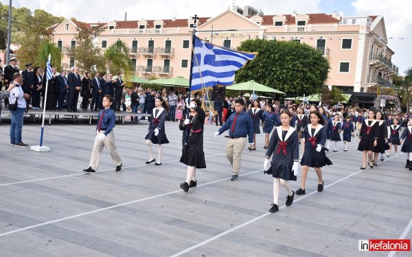 28η Οκτωβρίου – Αργοστόλι: Με λαμπρότητα η παρέλαση για την επέτειο του ...