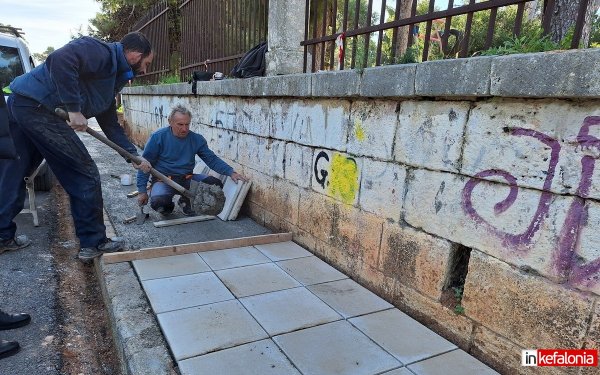 Συνεχίζονται οι αναπλάσεις πεζοδρομίων εντός της πόλεως του Αργοστολίου ...